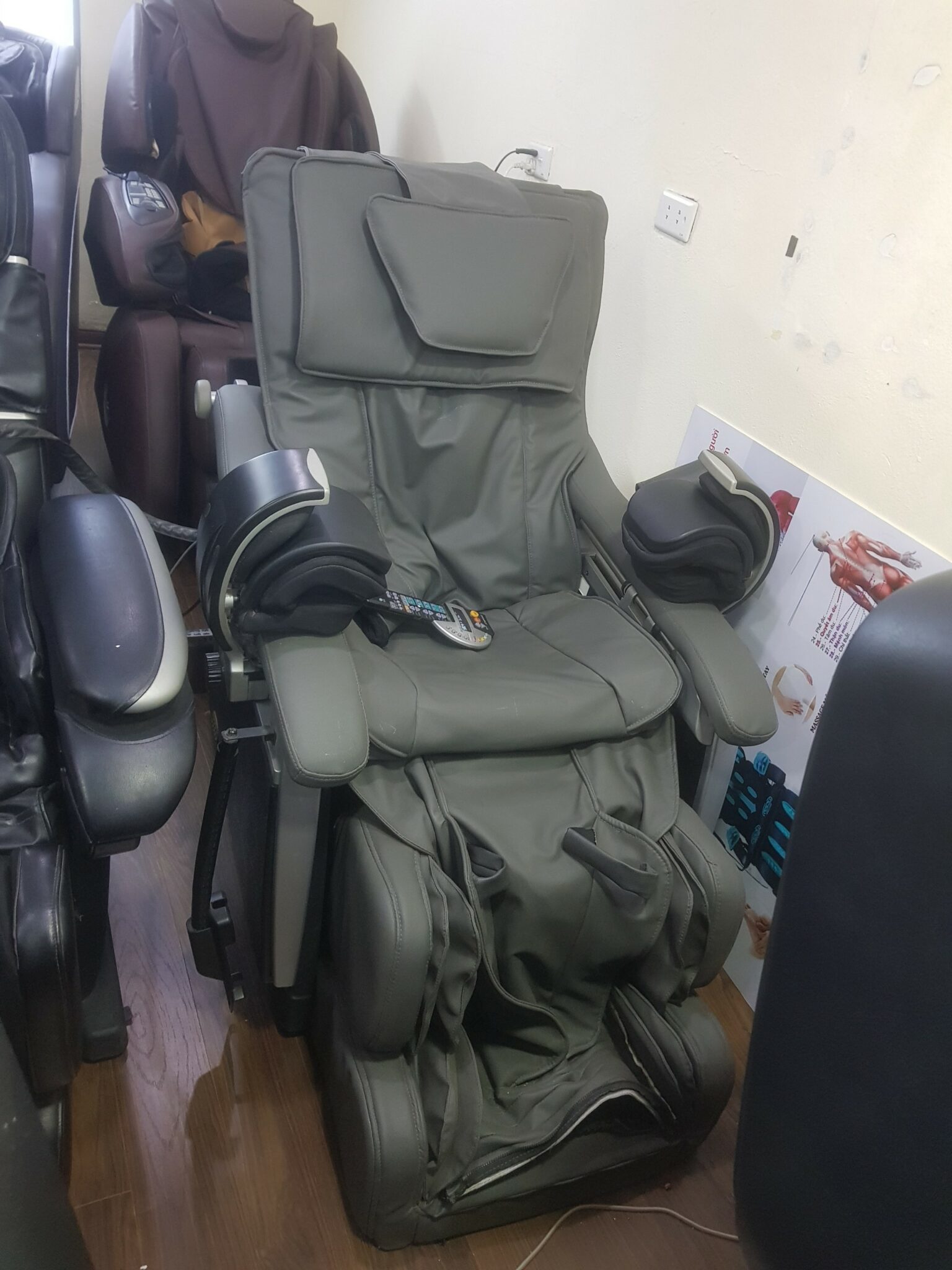 Ghế massage FAMINLY FMC 1800 Made in Japan thanh lý - Gia Dụng Việt ...